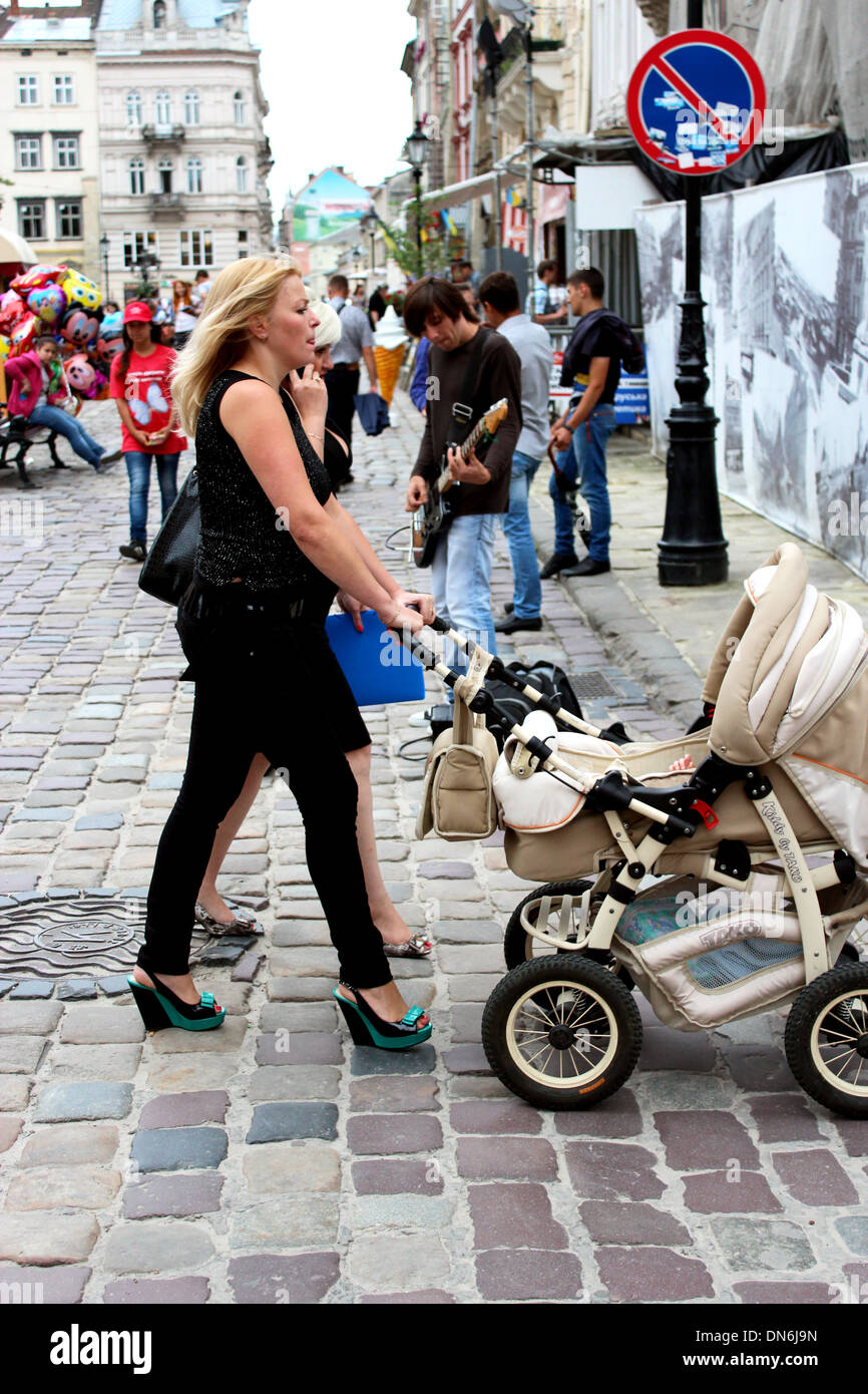Mother baby perambulator hi-res stock photography and images - Alamy