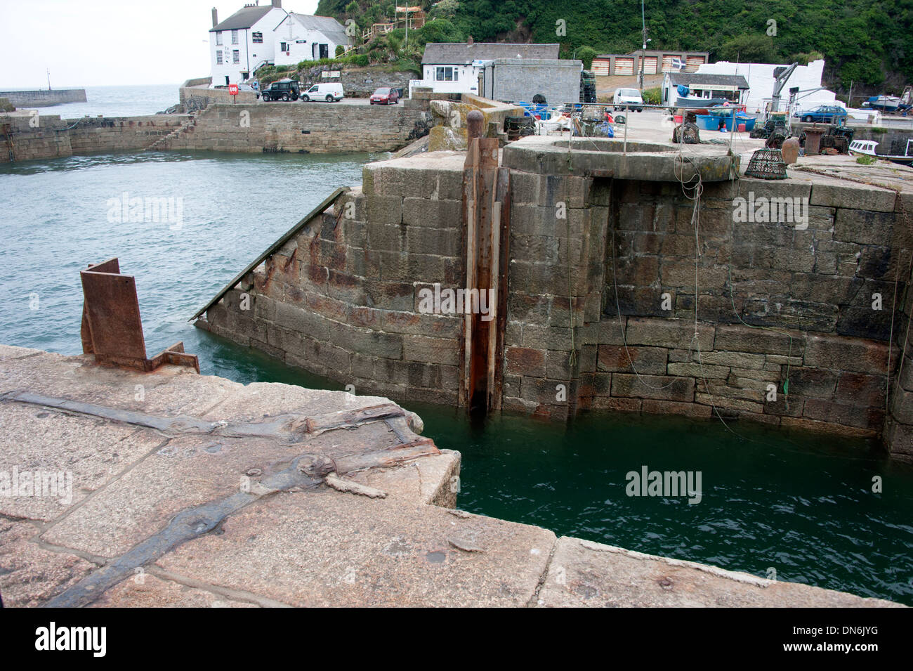 Old gate entrance hi-res stock photography and images - Alamy