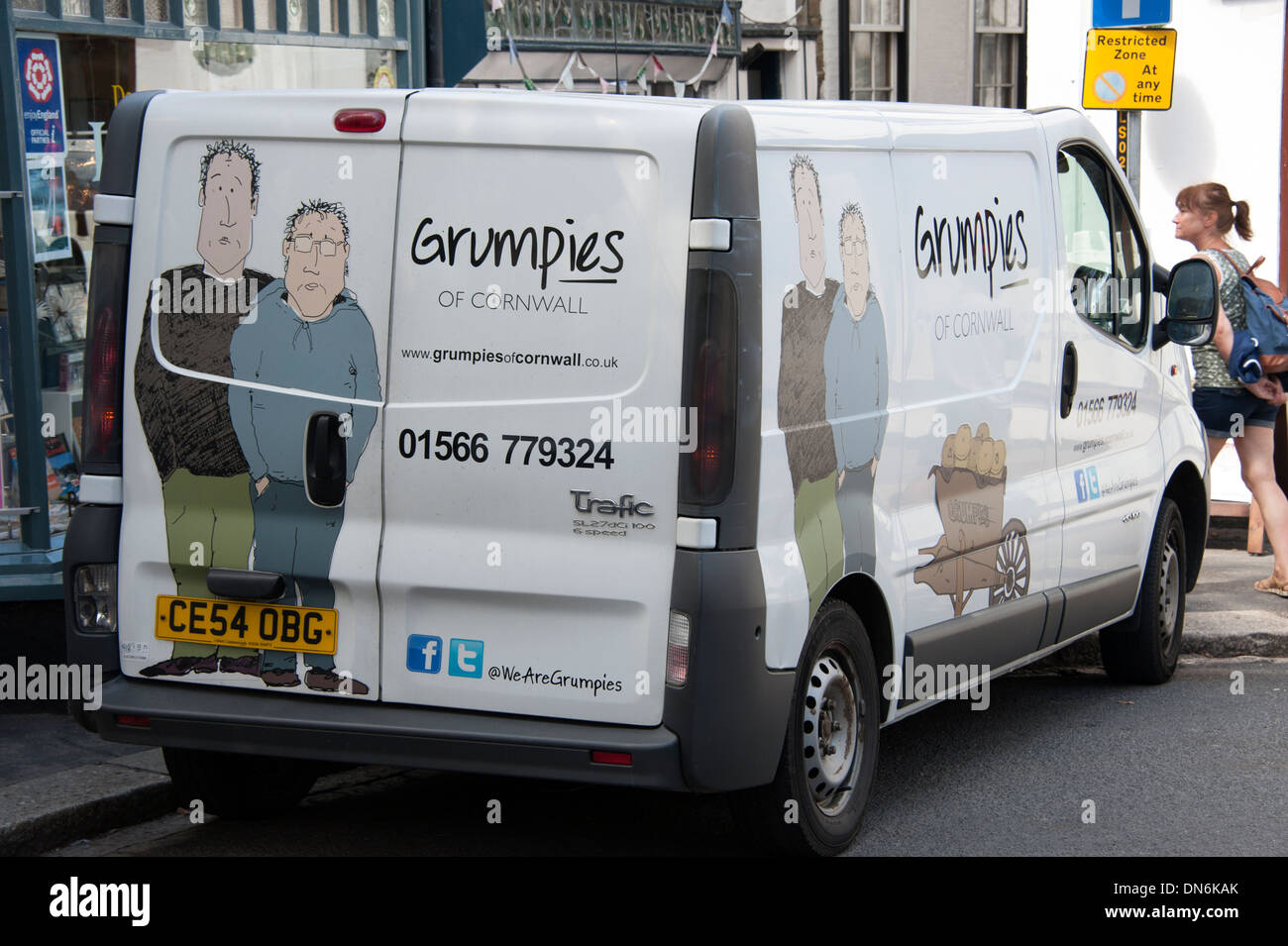 Grumpy old men hi-res stock photography and images - Alamy