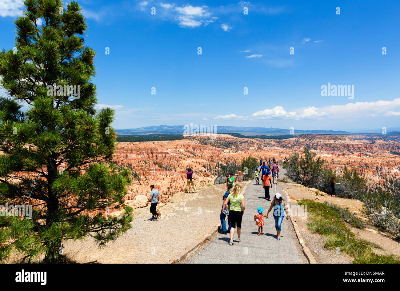 Tourists on the path to Bryce Point, Bryce Amphitheater, Bryce Canyon ...