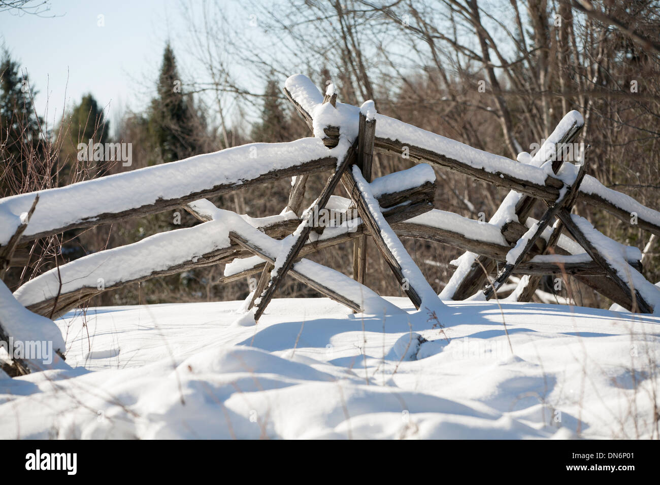 Split rail fence with snow hi-res stock photography and images - Alamy
