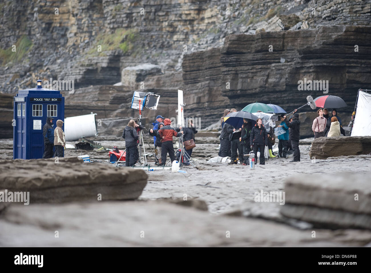 Tv doctor hi-res stock photography and images - Alamy