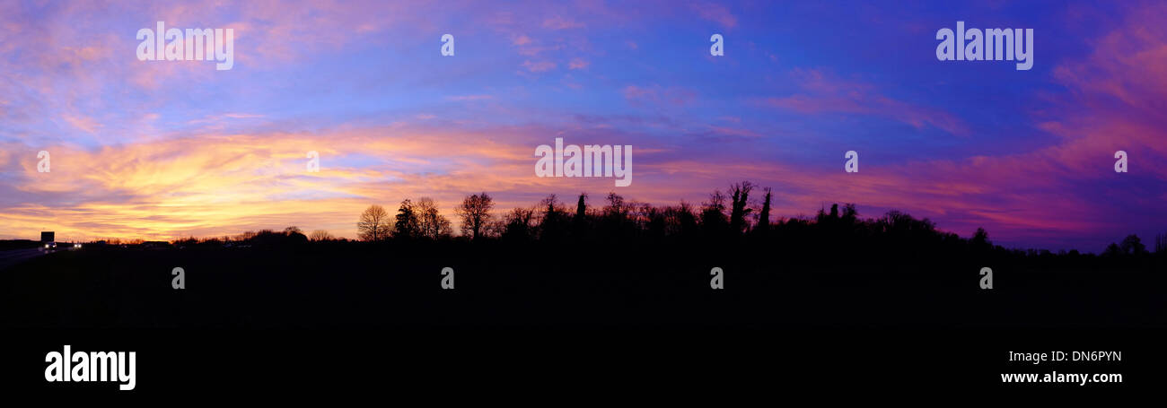 Beautiful sunset with clouds hi-res stock photography and images - Alamy
