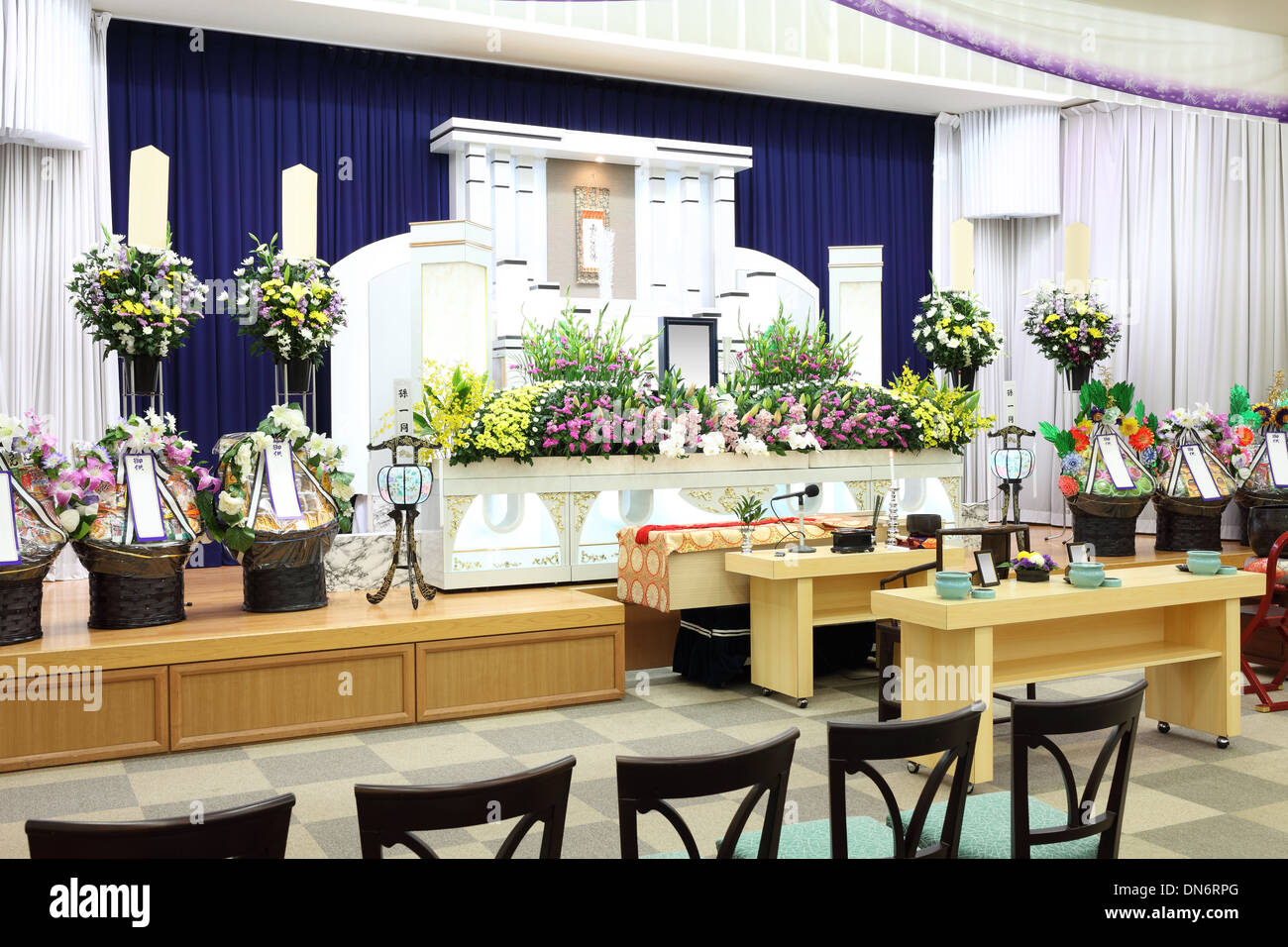 Funeral scene of japanese style Stock Photo - Alamy