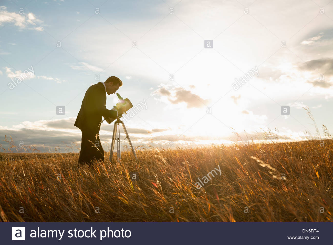 Using telescope hi-res stock photography and images - Alamy