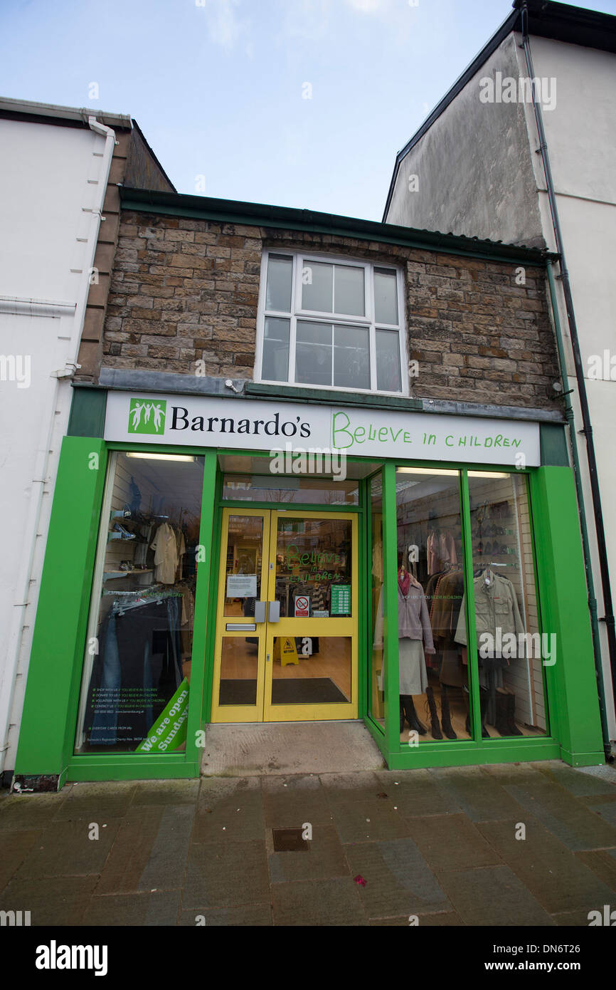 Barnardos Charity Shop High Resolution Stock Photography and Images - Alamy