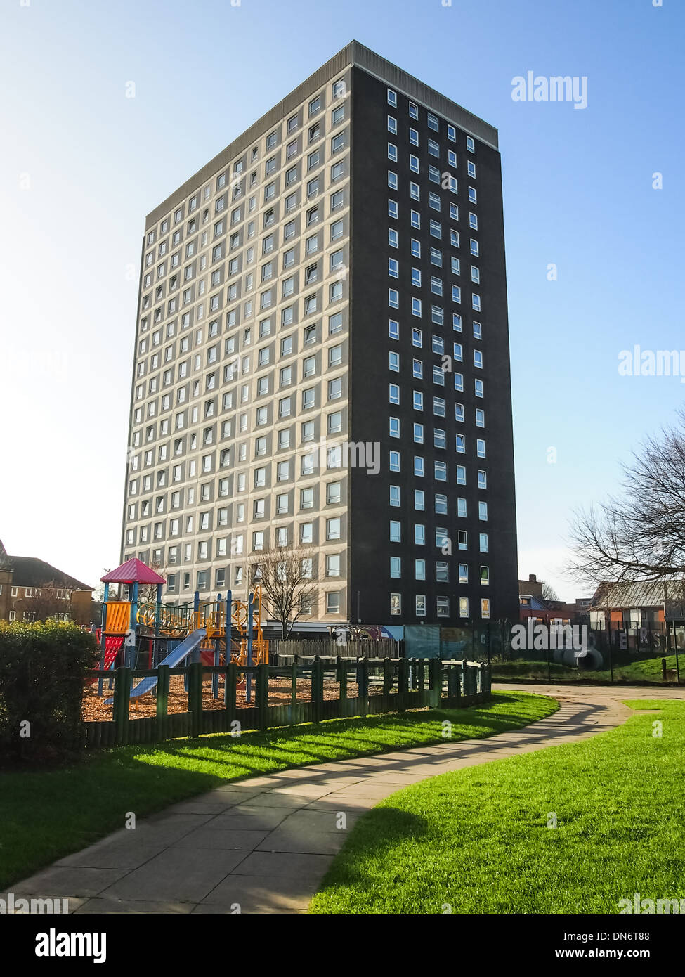 Highrise towerblock hi-res stock photography and images - Alamy