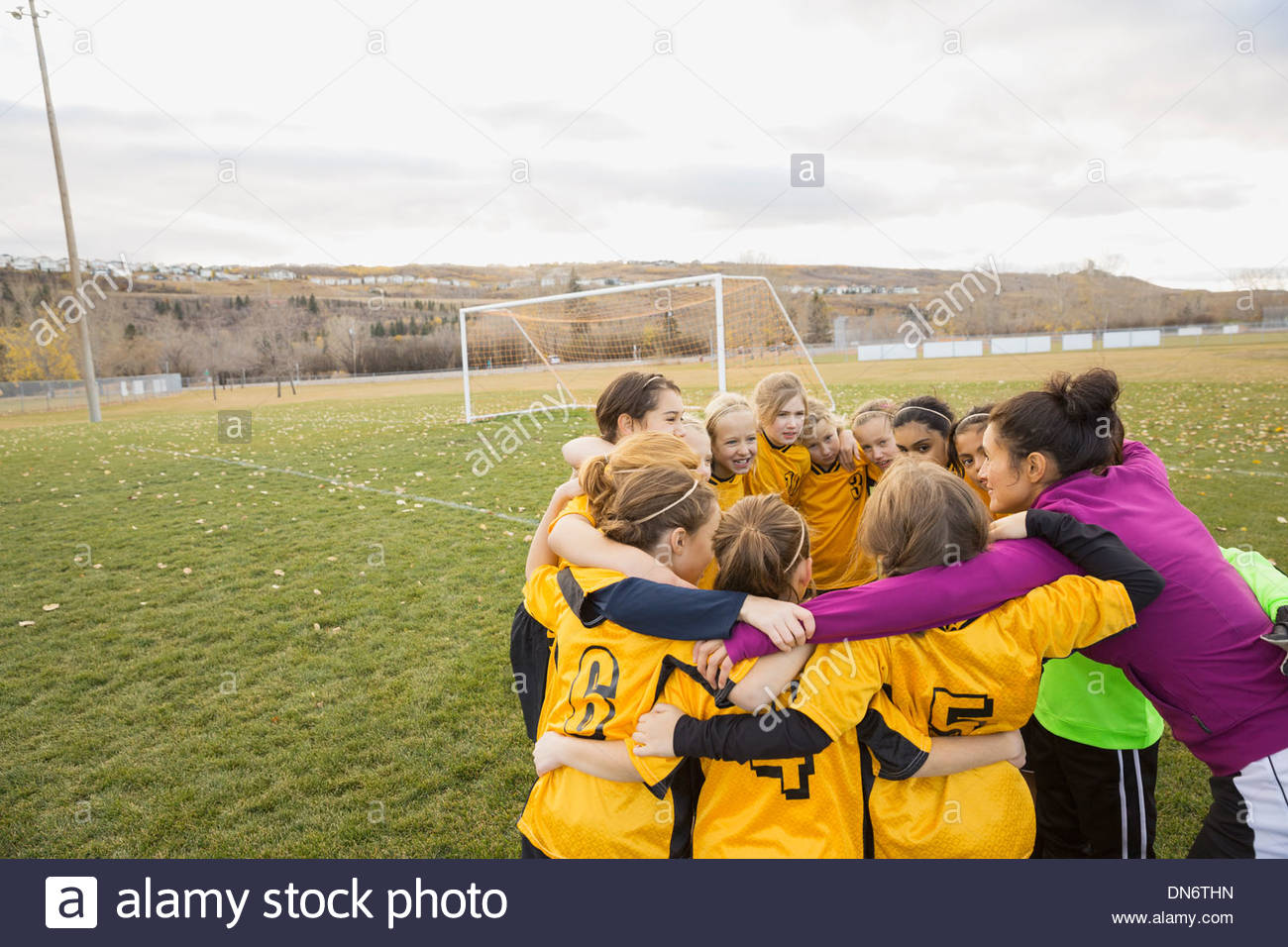 Soccer Team Huddle Stock Photos & Soccer Team Huddle Stock Images - Alamy