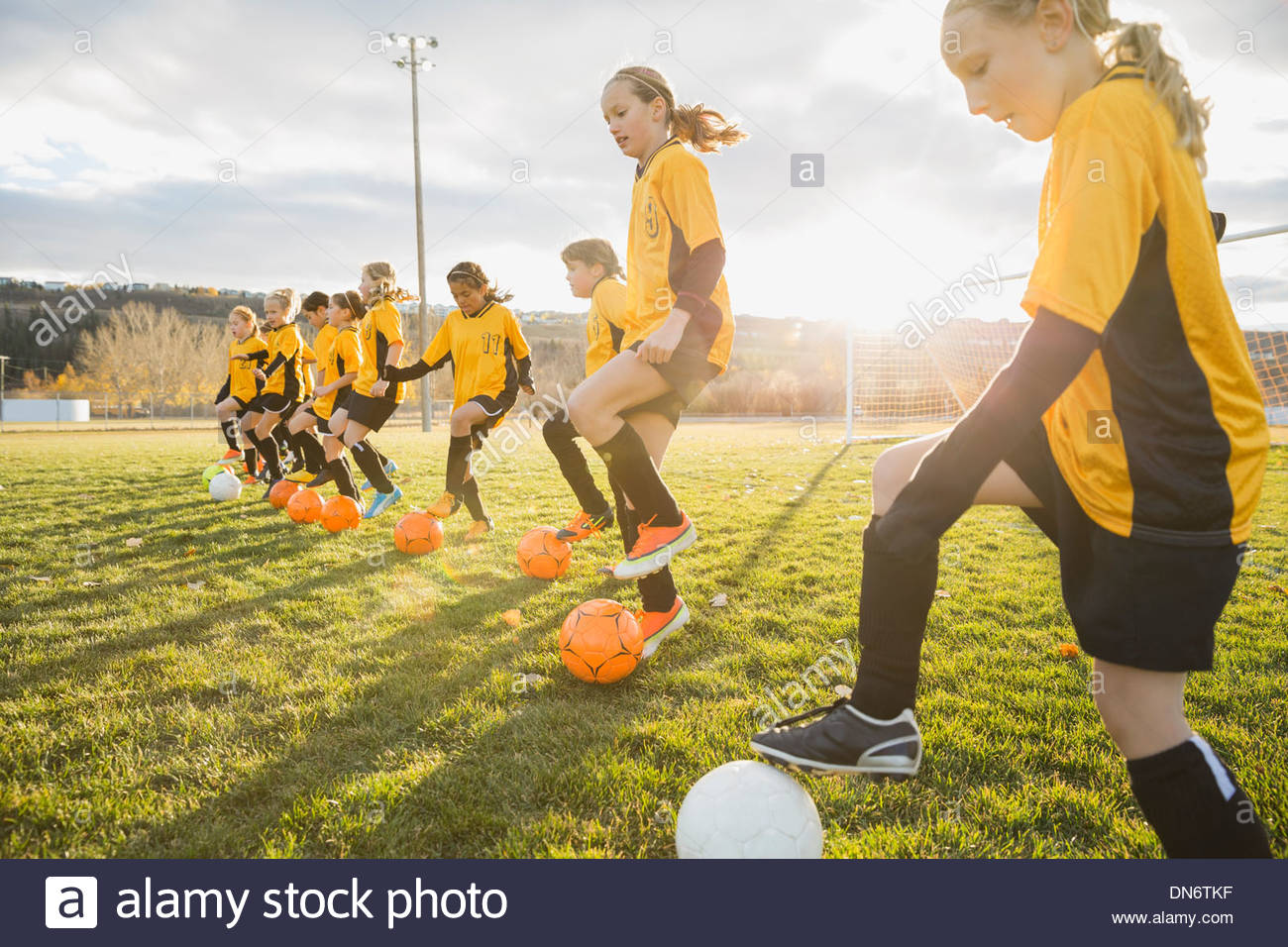 Soccer training hi-res stock photography and images - Alamy