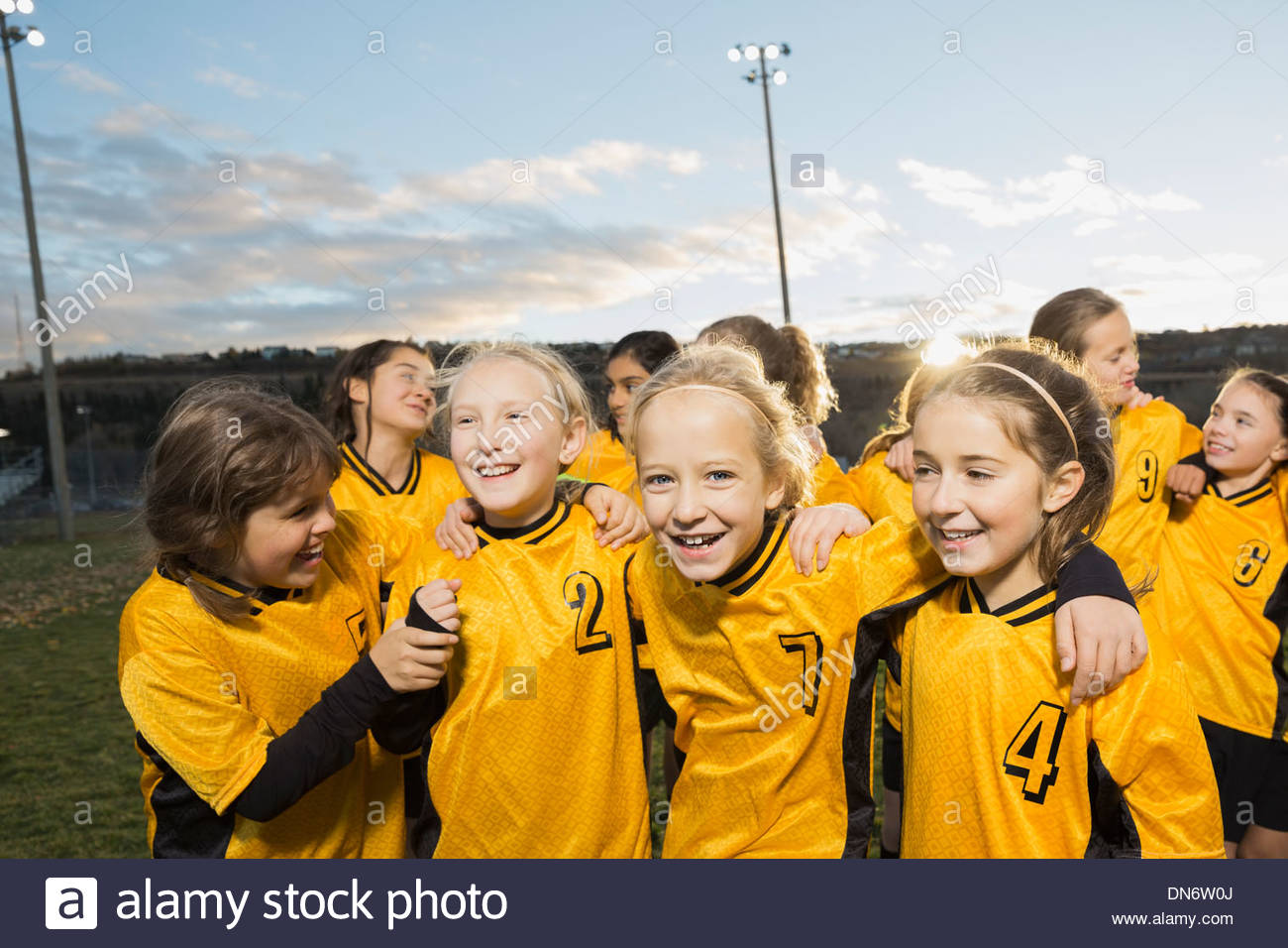 Girls team field sports hi-res stock photography and images - Alamy
