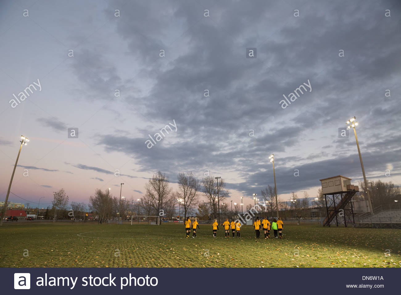 Girls on soccer field hi-res stock photography and images - Alamy