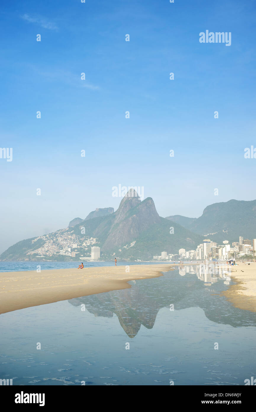 Two brothers brazil hi-res stock photography and images - Alamy