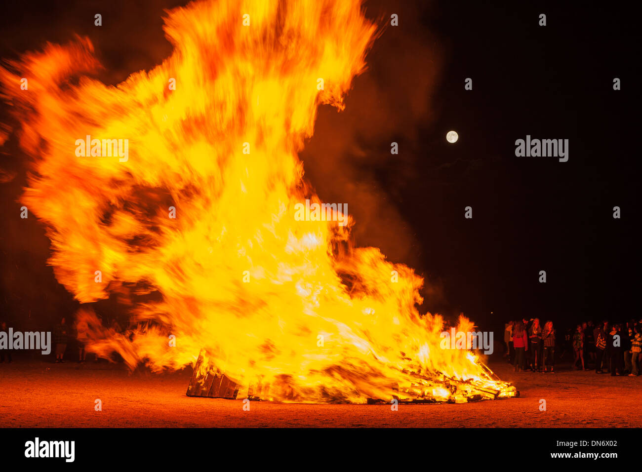 High school students gather for annual autumn pep rally and bonfire ...