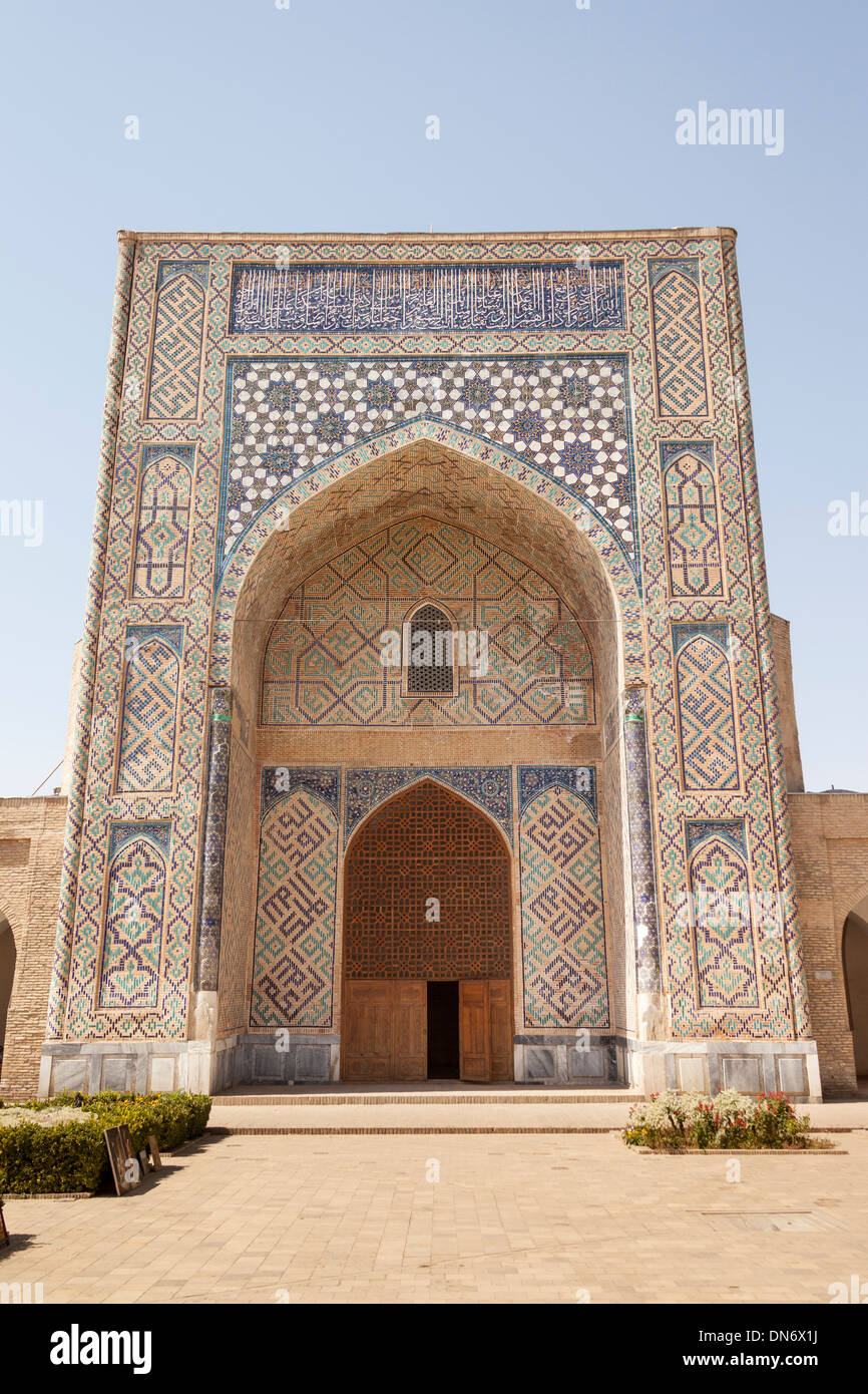 Kok Gumbaz Mosque, also known as Mirzo Ulugh Beg Mosque in Dorut ...