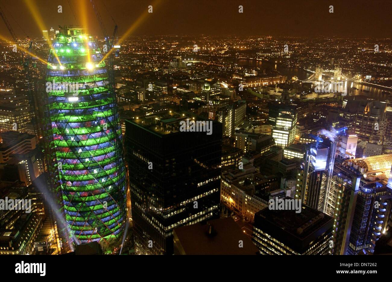 London in 2002 hi-res stock photography and images - Alamy