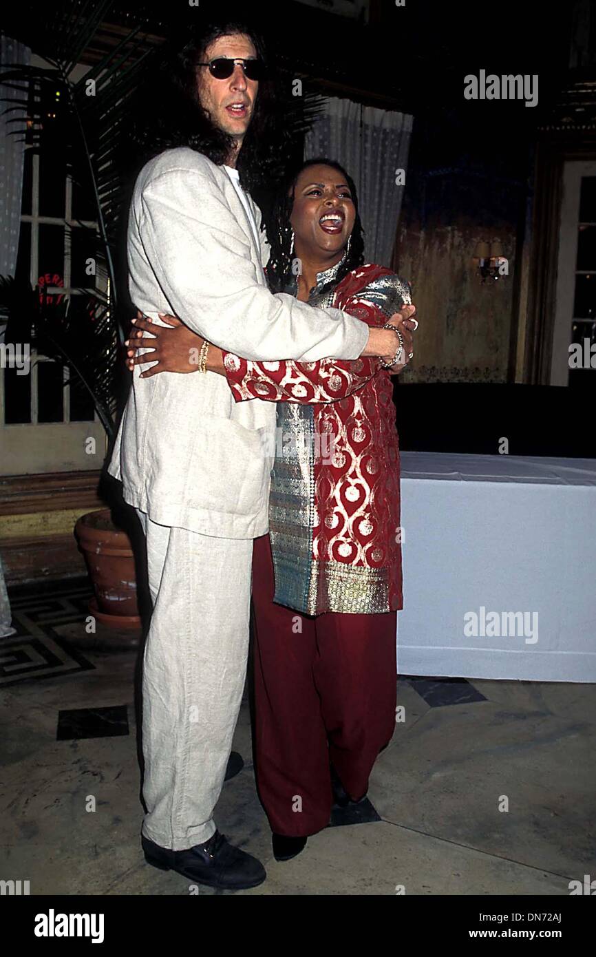 May 4, 1995 - K1447RH.ROBIN QUIVERS BOOK PARTY QUIVERS: A LIFE .05/04/1995. ROSE HARTMAN/ 1995 ...