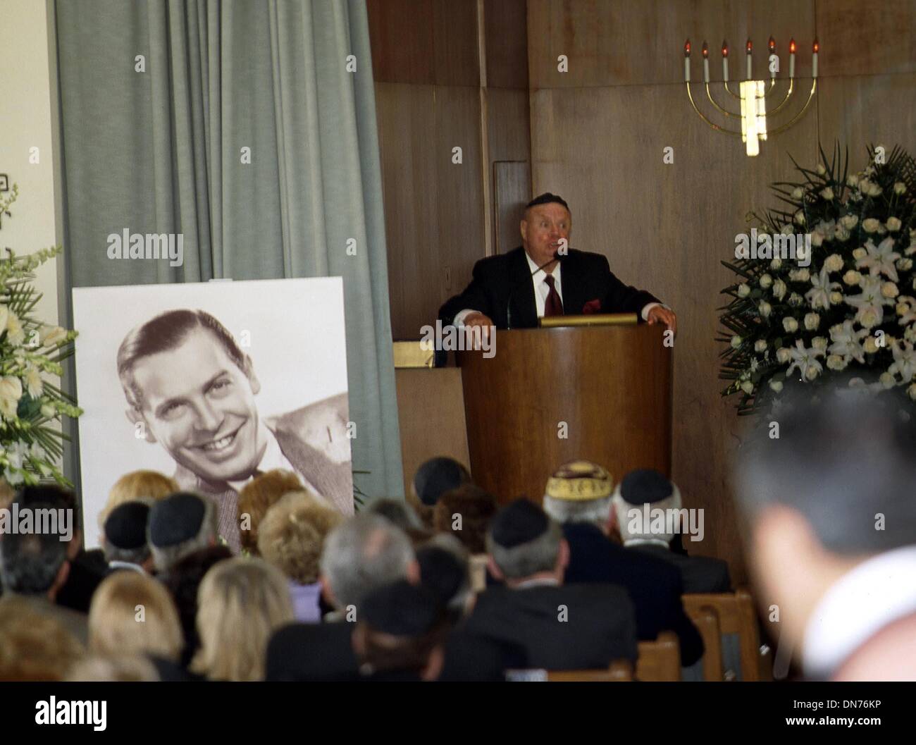 Apr. 2, 2002 - Hollywood, CA, USA - K24571MR: MILTON BERLE FUNERAL ...