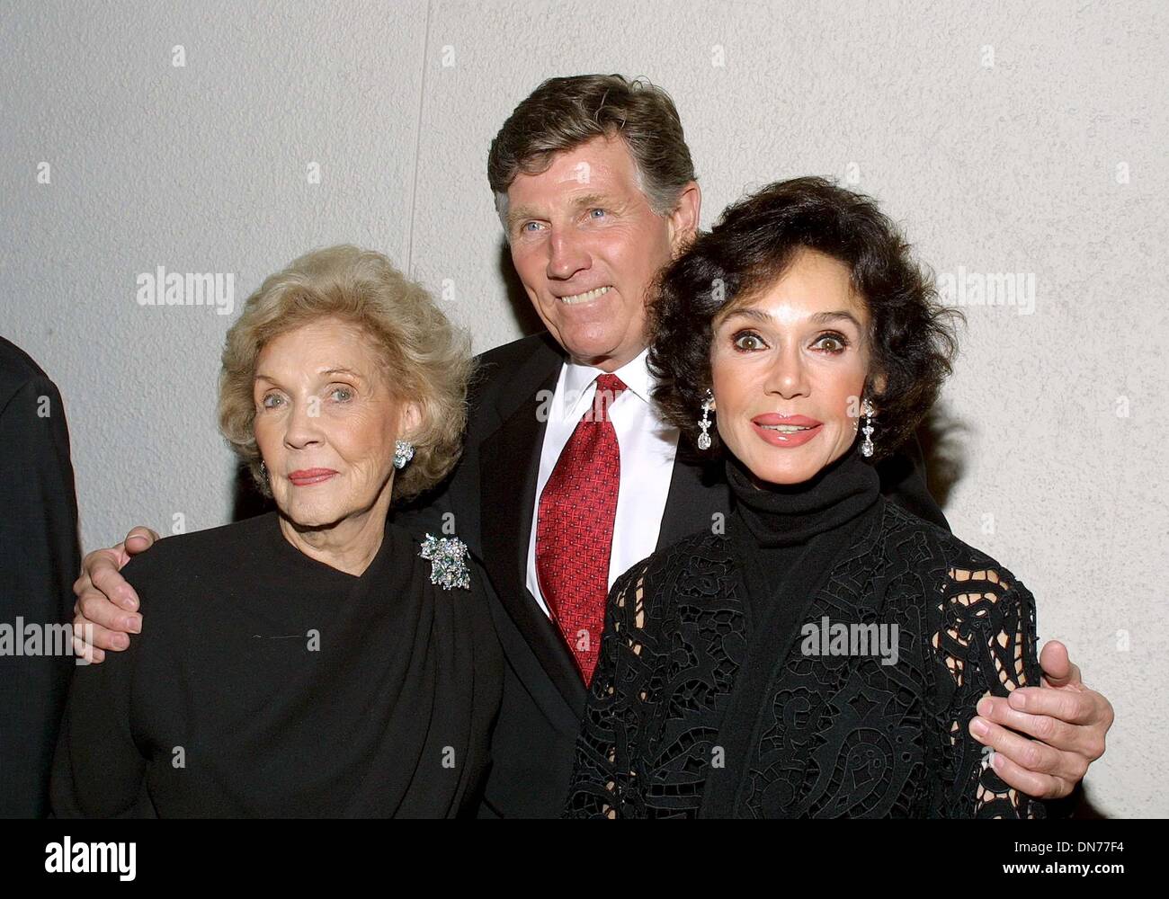 Nov. 24, 2002 - Beverly Hills, CALIFORNIA, USA - GARY COLLINS, MARY ANN ...