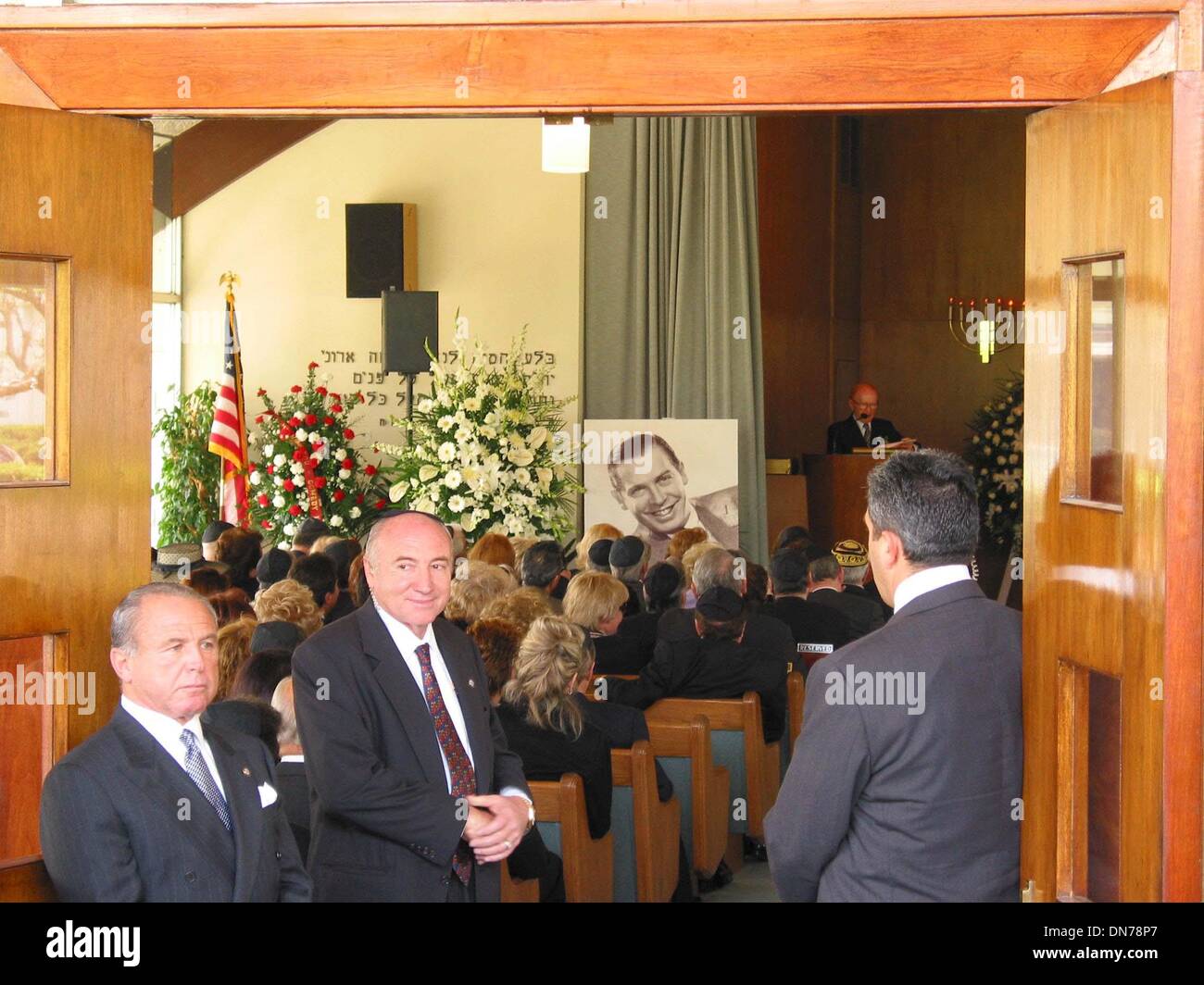 Apr. 1, 2002 - Hollywood, CA, USA - K24571MR: MILTON BERLE FUNERAL ...