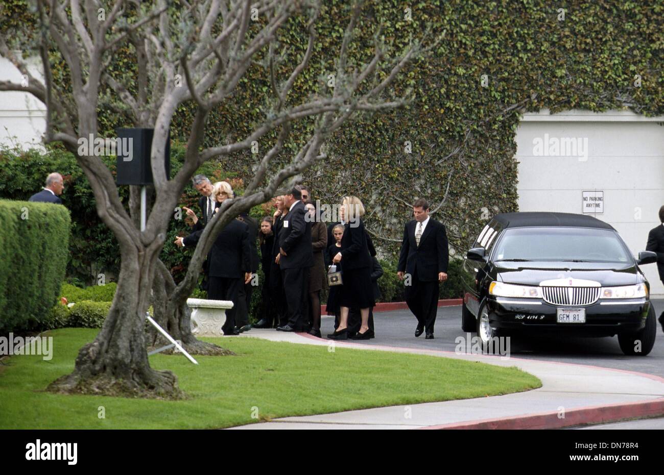 Apr. 2, 2002 - Hollywood, CA, USA - K24571MR: MILTON BERLE FUNERAL ...