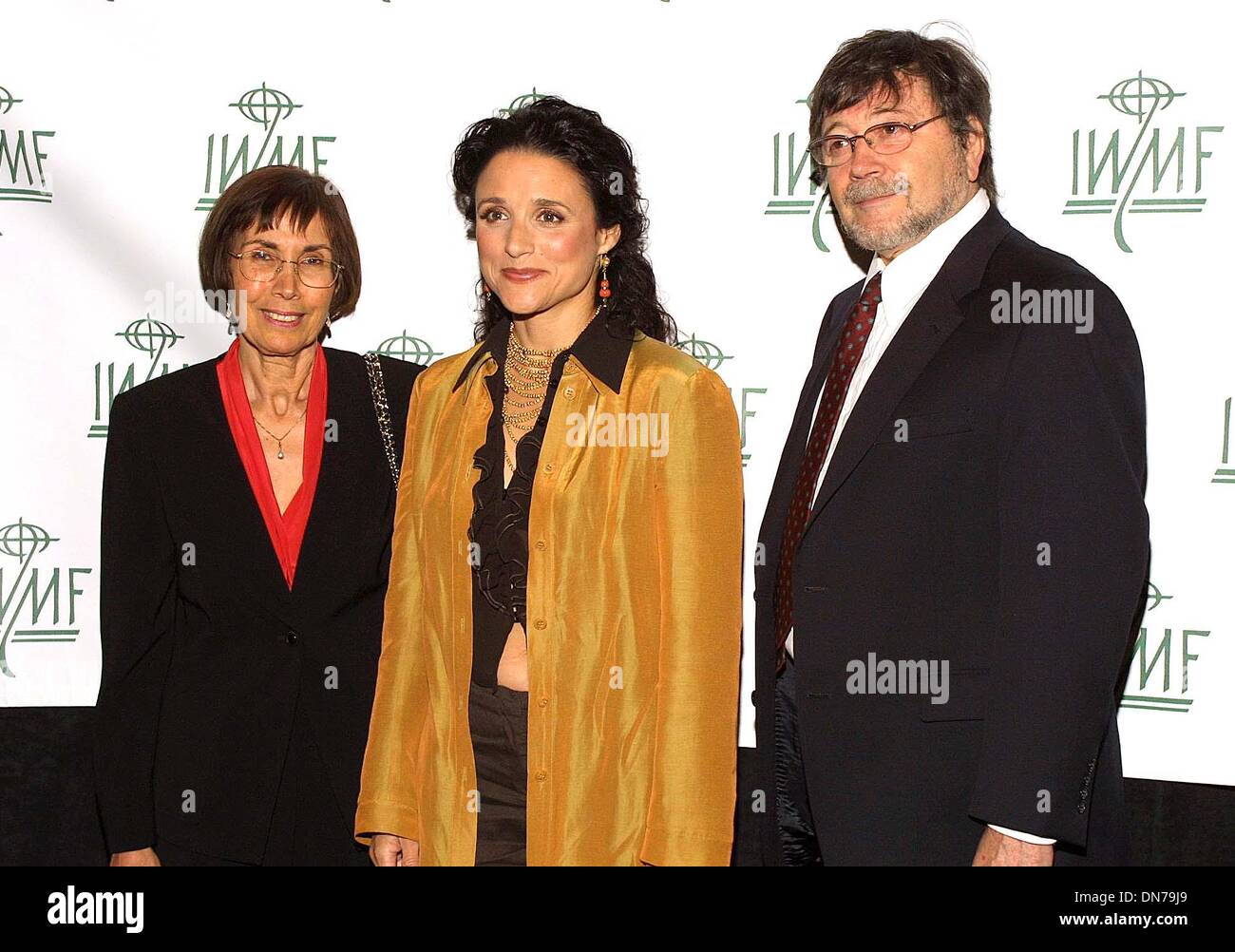 Oct. 24, 2002 - Beverly Hills, CA, USA - JULIA LOUIS-DREYFUS AND JUDEA ...