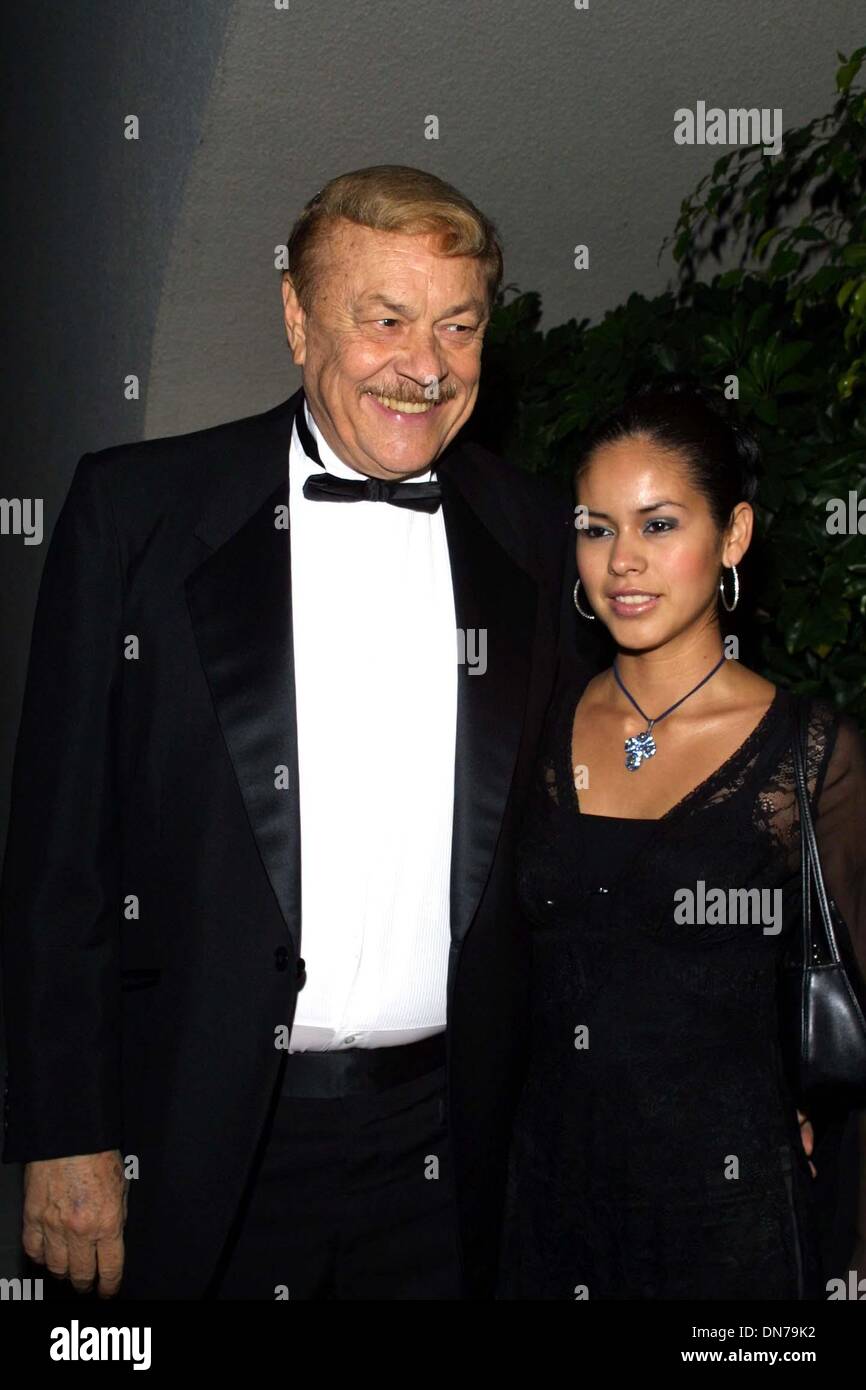 Oct. 27, 2002 - Beverly Hills, CALIFORNIA, USA - JERRY BUSS AND DATE ...