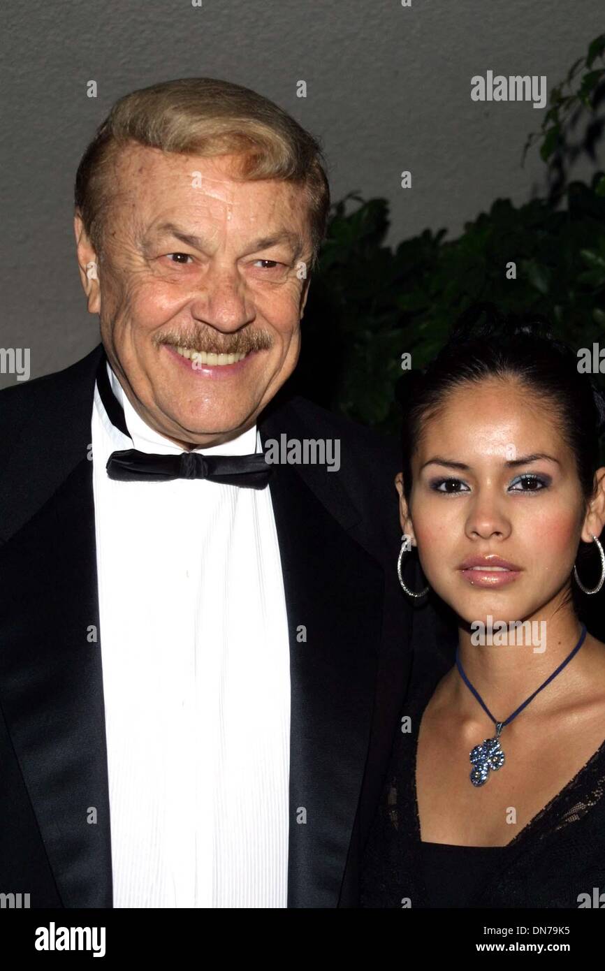 Oct. 27, 2002 - Beverly Hills, CALIFORNIA, USA - JERRY BUSS AND DATE ...