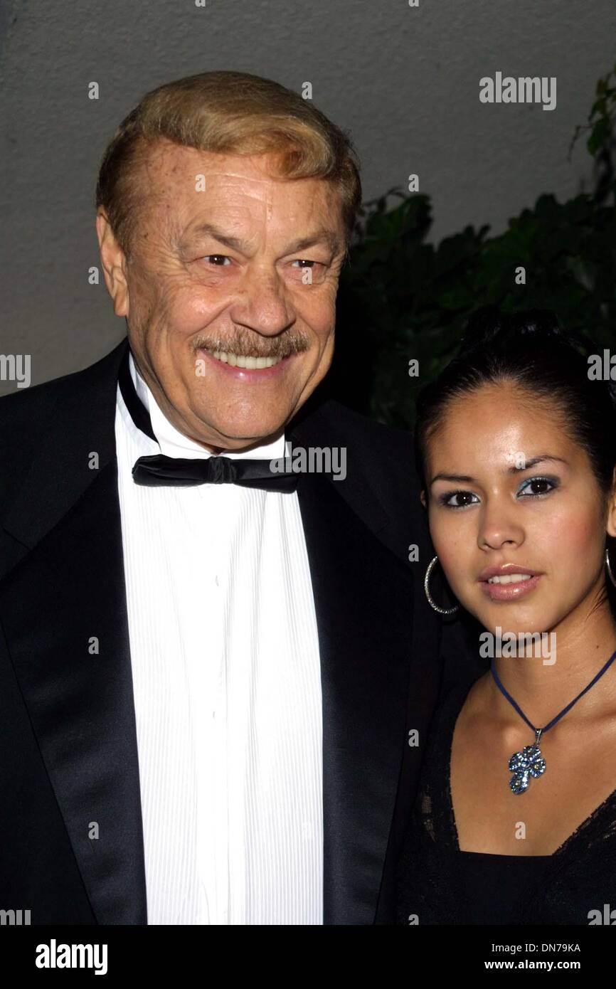 Oct. 27, 2002 - Beverly Hills, CALIFORNIA, USA - JERRY BUSS AND DATE ...