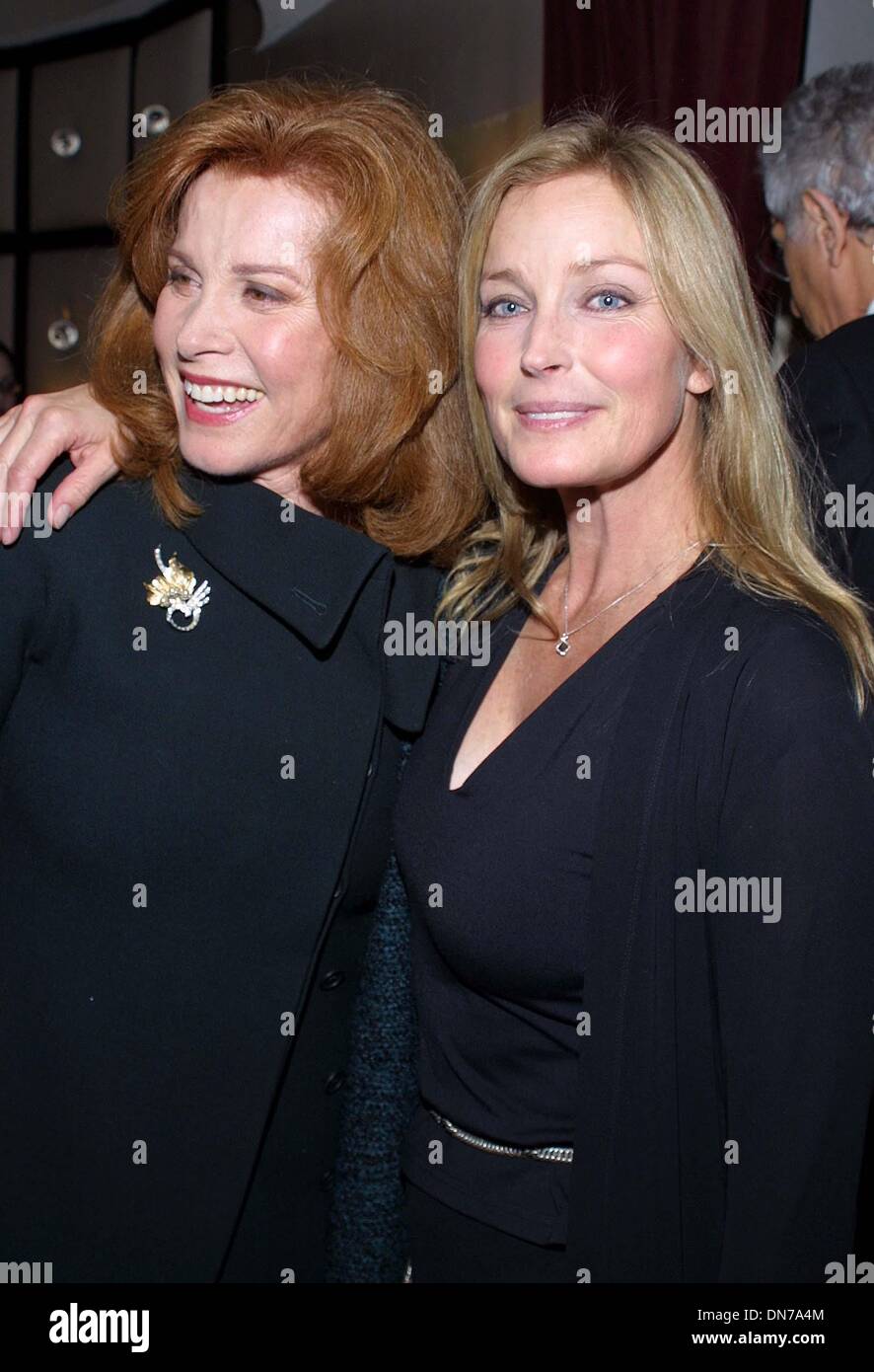 Nov. 24, 2002 - Beverly Hills, CALIFORNIA, USA - Stefanie POWERS AND BO ...
