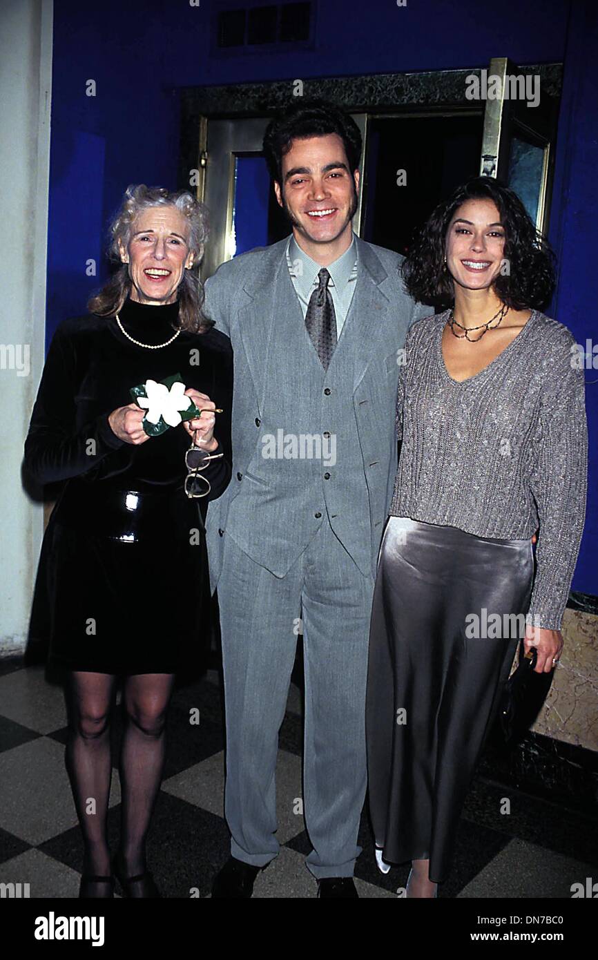 Mar. 9, 1995 - K0853WW.THE HEIRESS OPENING NIHGHT.03/09/1995. WALTER ...