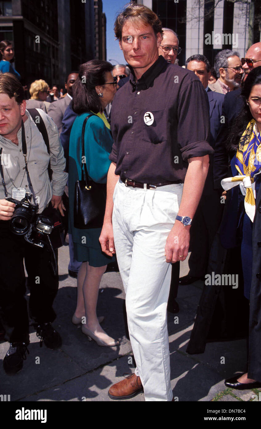 Apr. 21, 1995 - K1309WW.KEEP IT CLEAN RALLY CHRISTOPHER REEVE 04/21 ...