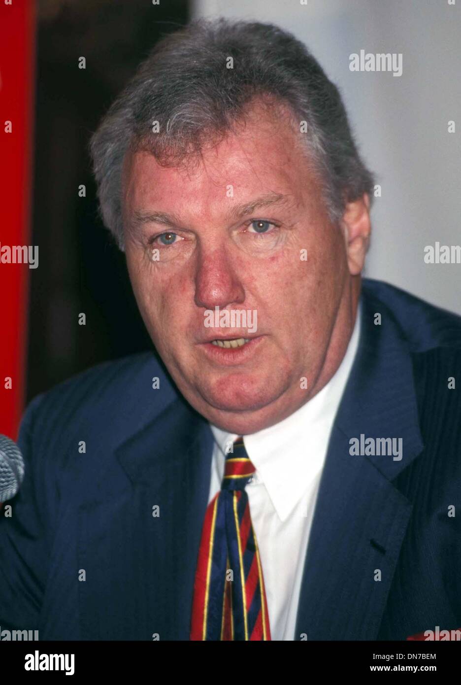 May 20, 1997 - K8825WW.KING WORLD SIGNS ROSEANNE TO TALK SHOW.ROGER ...