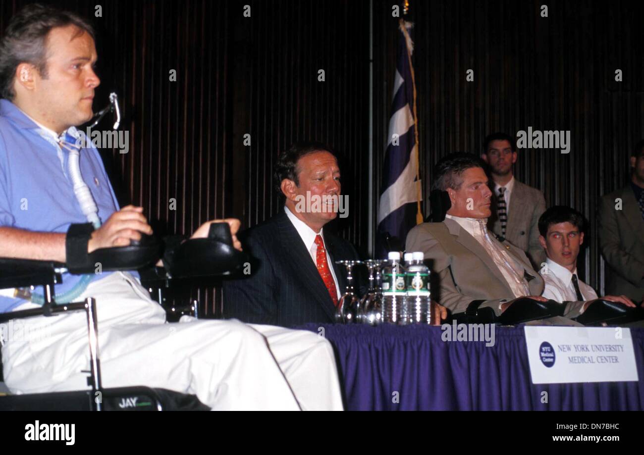 July 14, 1998 - K12833WW.GEORGE PATAKI SIGNING OF SPINAL CORD INJURY ...