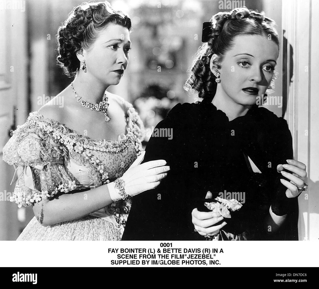 July 3, 2001 - 0001.FAY BOINTER (L) & BETTE DAVIS (R) IN A .SCENE FROM ...