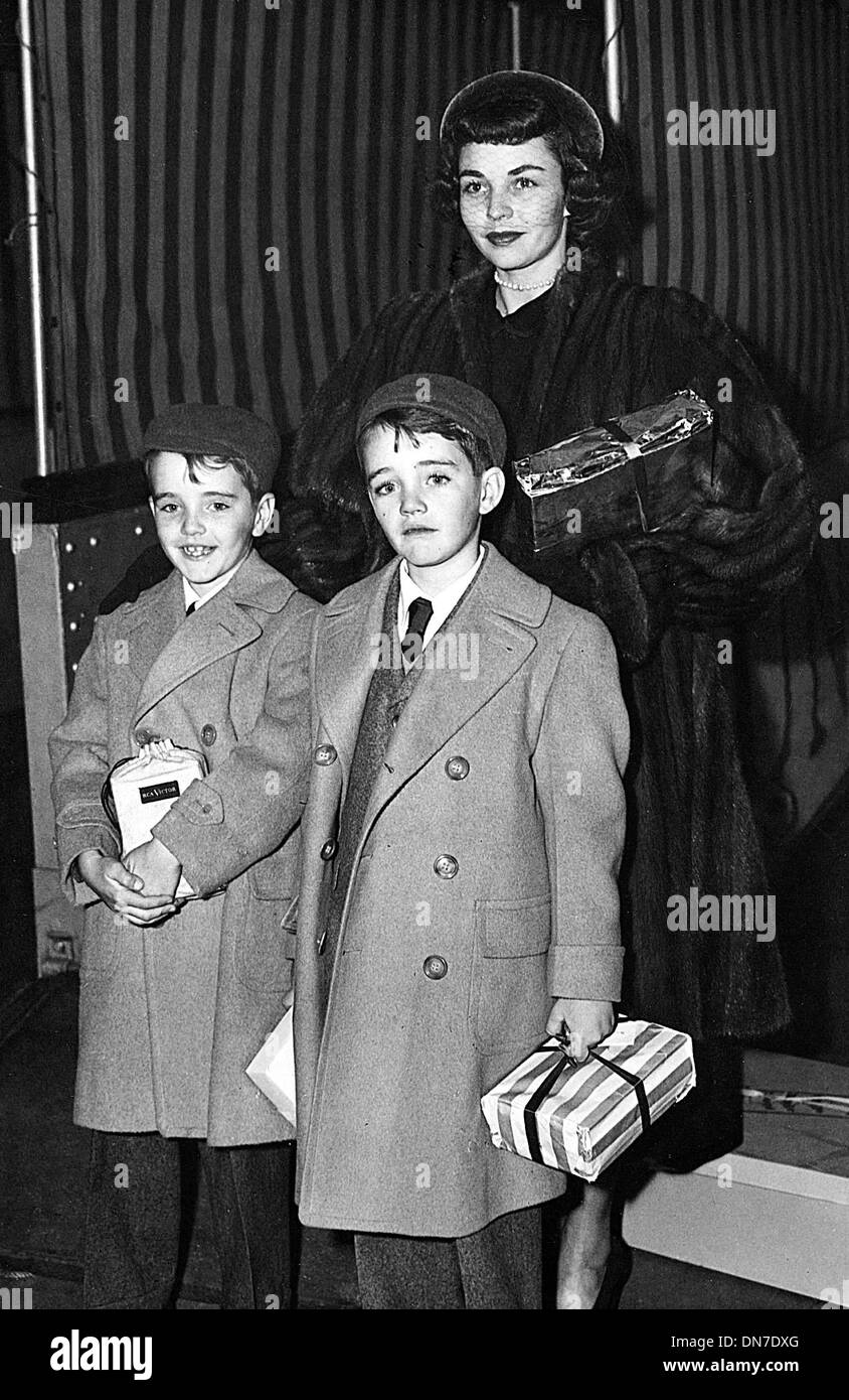 Jennifer jones hi-res stock photography and images - Alamy