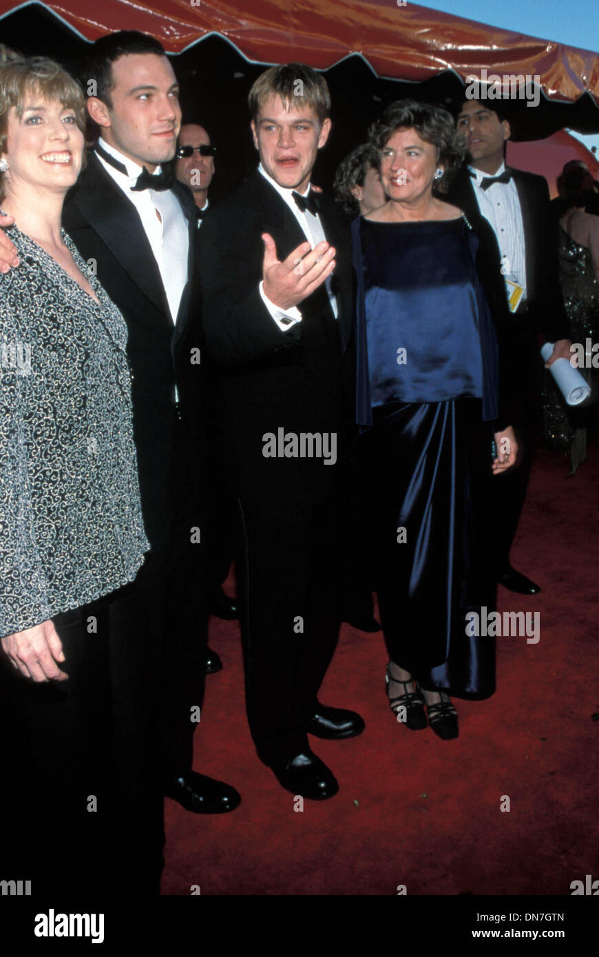 Mar. 23, 1998 - I42178PN.70TH ANNUAL ACADEMY / OSCAR AWARDS ATTHE ...