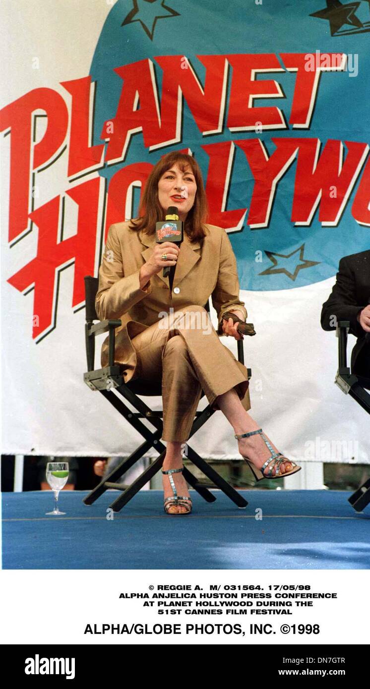 May 14 1998 anjelica huston hi-res stock photography and images - Alamy