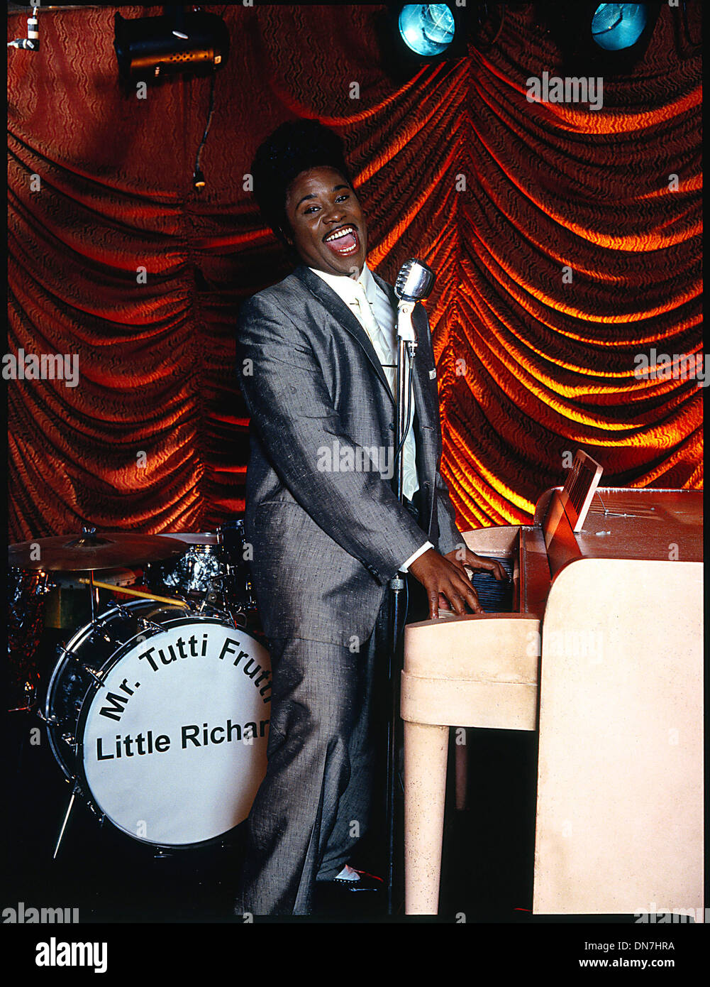 Sept. 26, 1999 - K17803CM.SKAKE , RATTLE & ROLL.TV-FILM STILL.SUPPLED ...