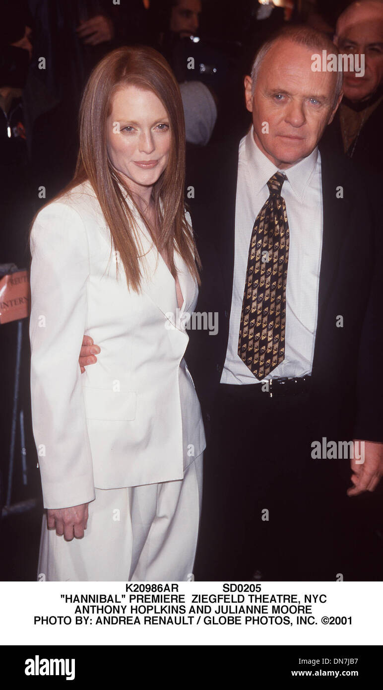 Julianne moore 2001 hi-res stock photography and images - Alamy