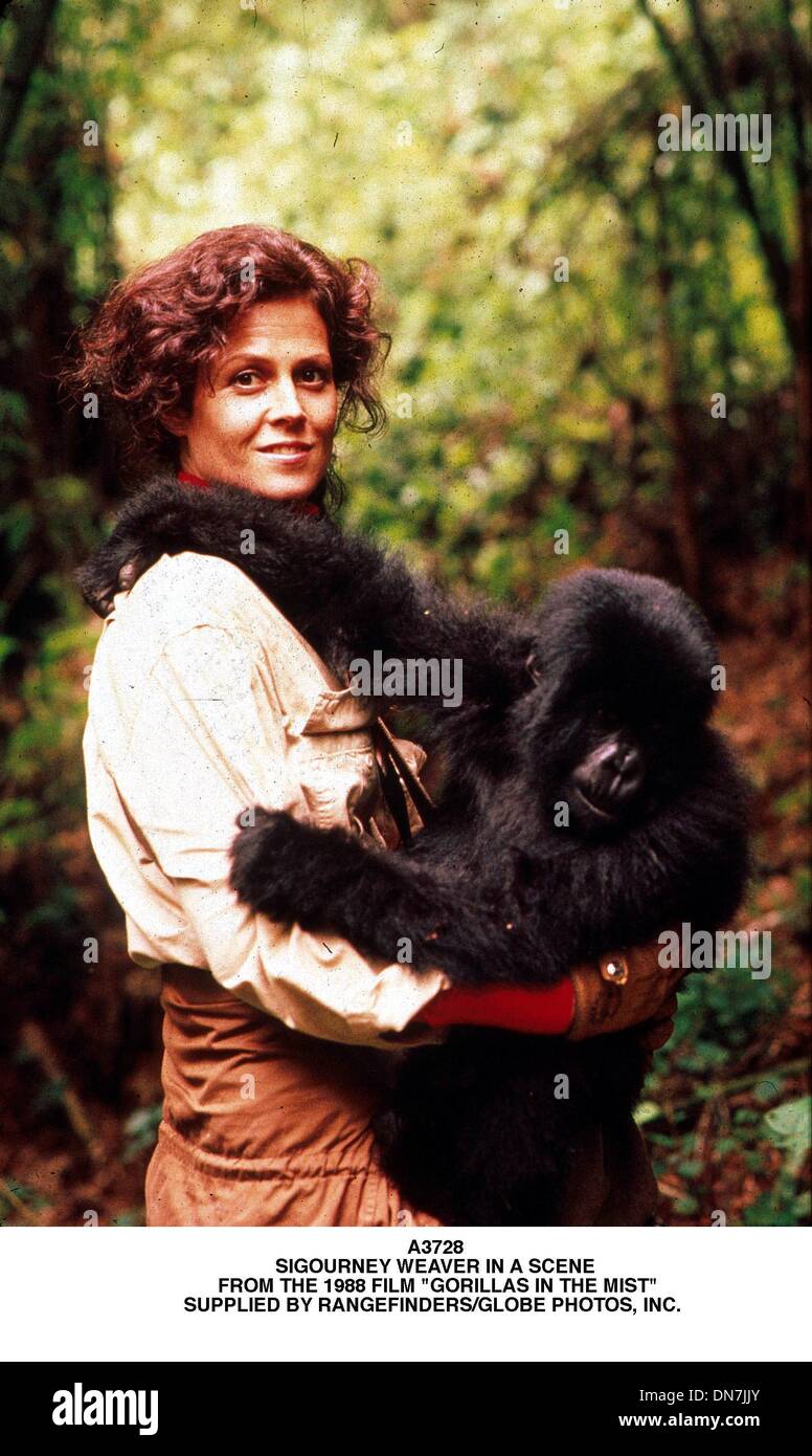 July 3, 2001 - A3728.SIGOURNEY WEAVER IN A SCENE. FROM THE 1988 FILM ...