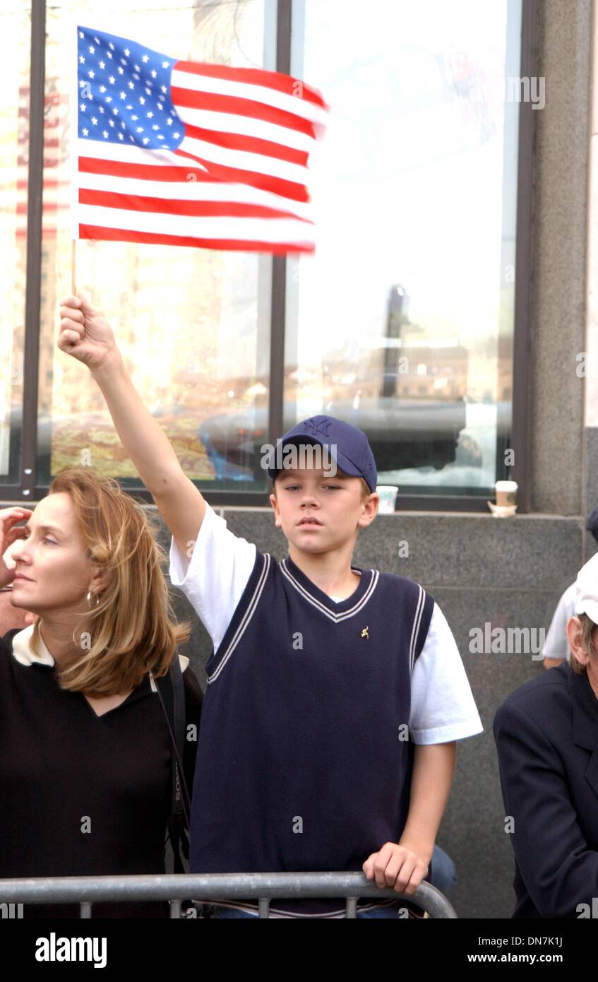 Sept. 11, 2002 - K26117AR NY REMEMBERS 9/11 TRAGEDY.ONE YEAR LATER, NYC ...