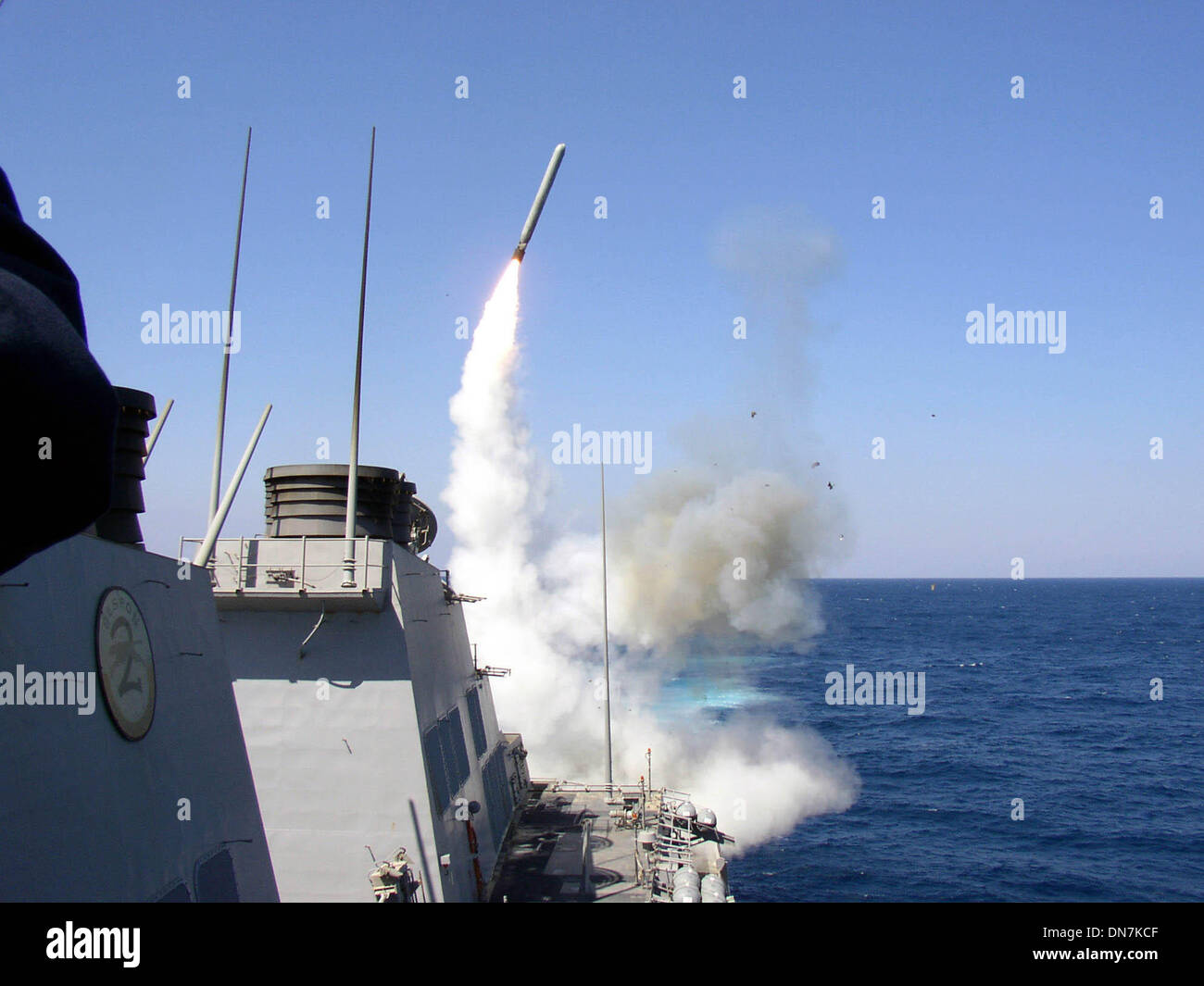 Nov. 23, 2002 - The guided missile destroyer USS Porter (DDG 78 ...