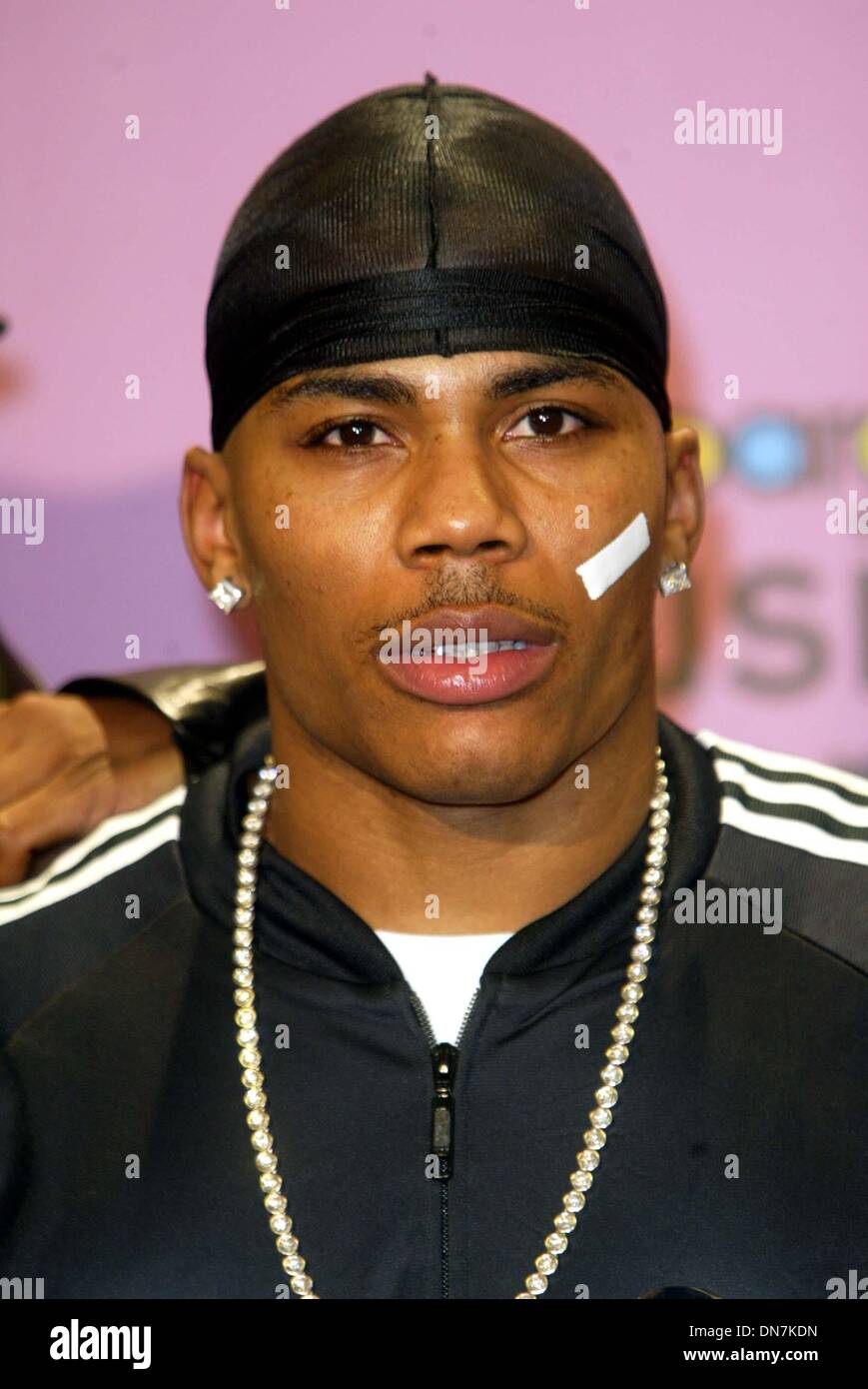 2002 billboard music awards hi-res stock photography and images - Alamy