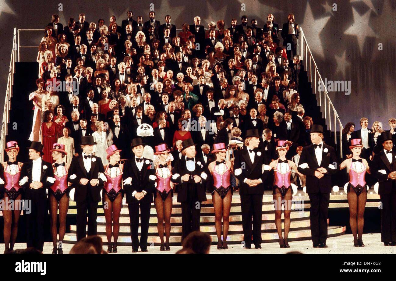 Dec. 23, 2002 - NIGHT OF 100 STARS.(Credit Image: © Globe Photos ...