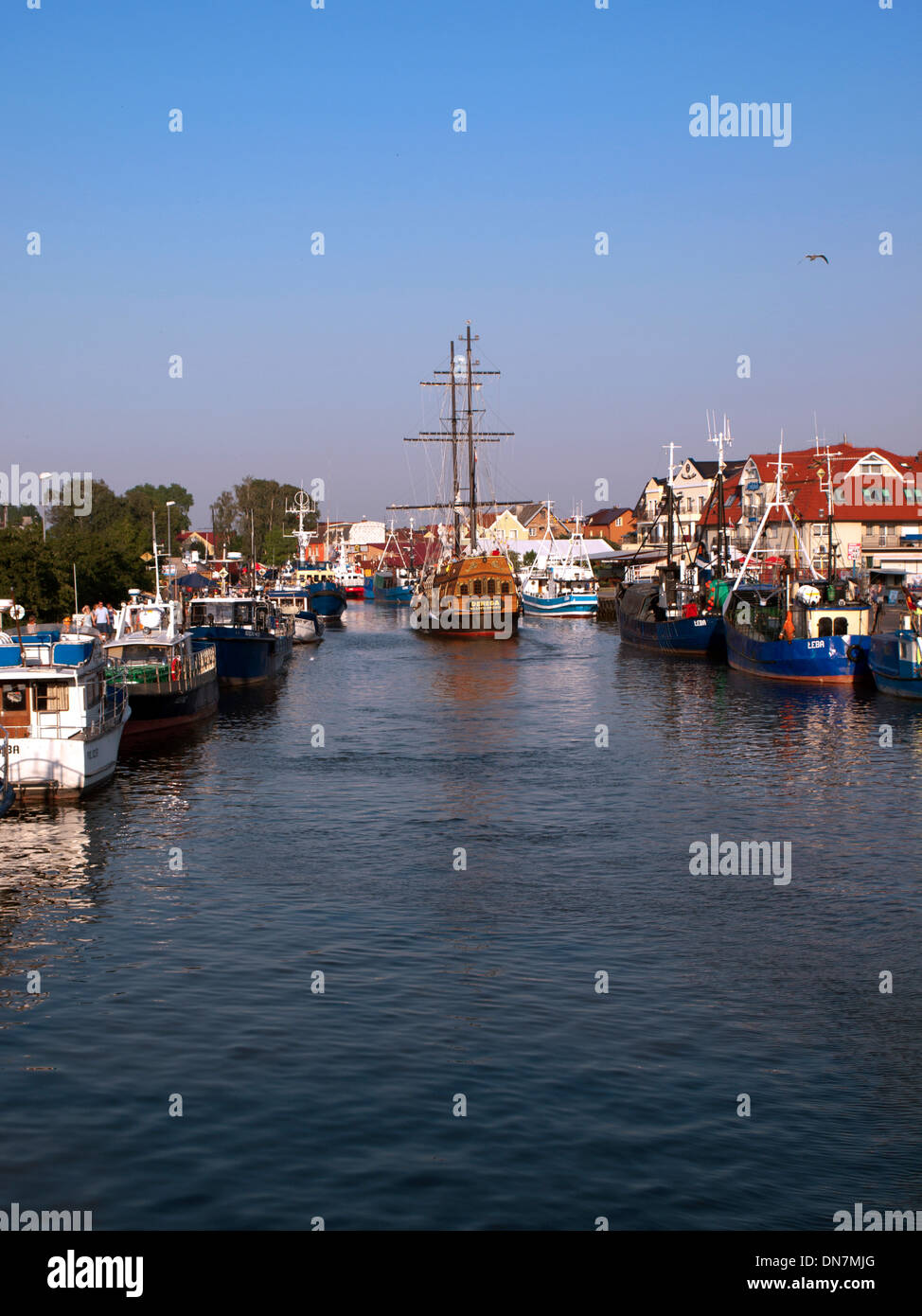 Sky entrance hi-res stock photography and images - Alamy