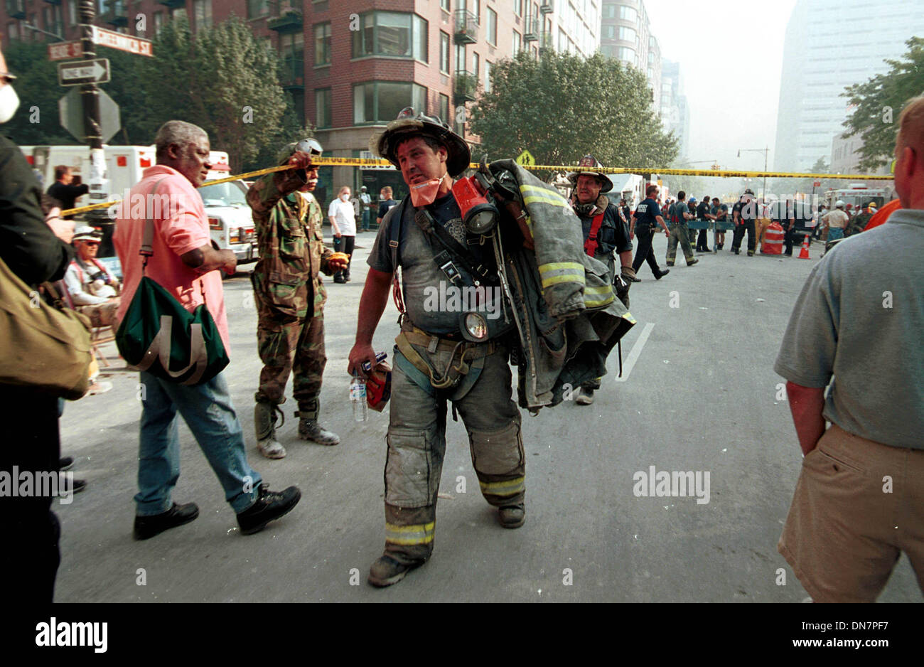World trade center bombing aftermath hi-res stock photography and ...