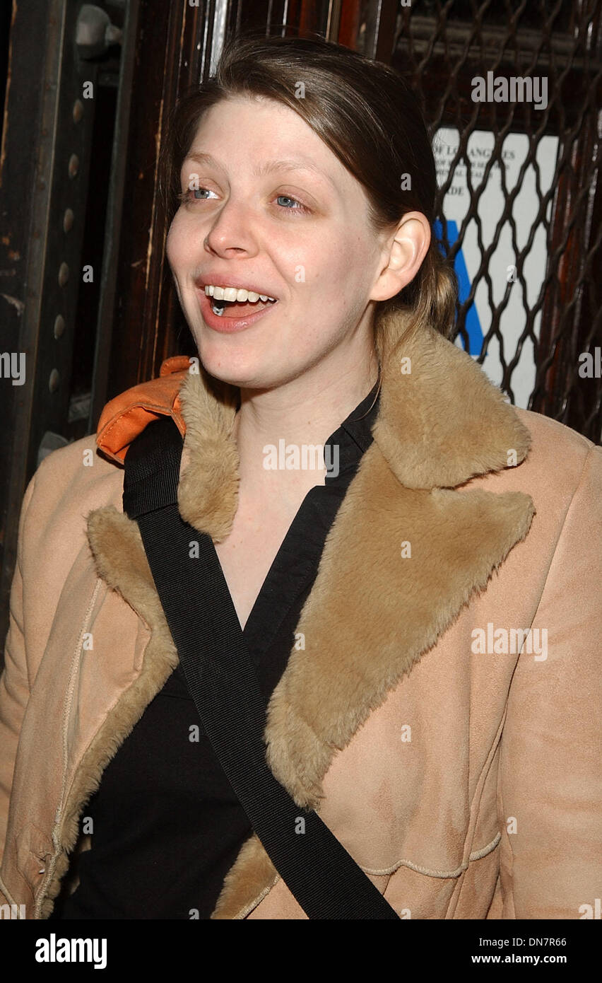 Amber benson buffy hi-res stock photography and images - Alamy
