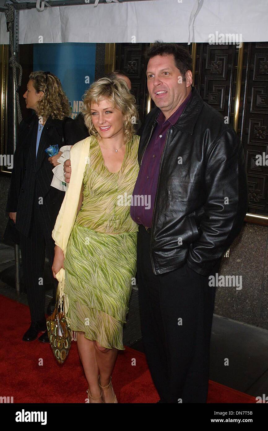 May 13, 2002 - K25049JBB: 5/13/02.THE NBC UPFRONT EVENT FOR THE 2002-03 ...