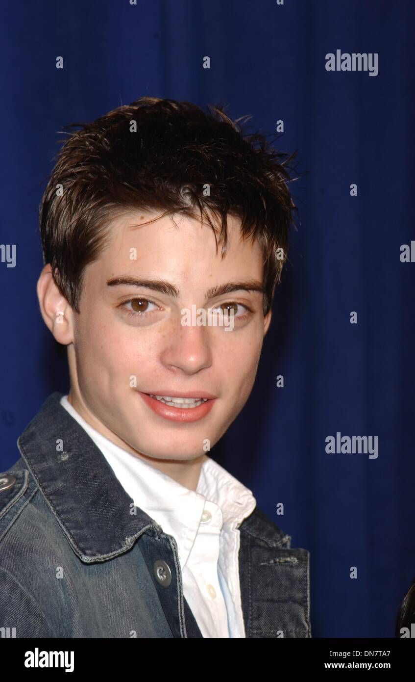 May 16, 2002 - K25098AR: 5/16/02.THE FOX 2002-03 SEASON UPFRONT EVENT ...