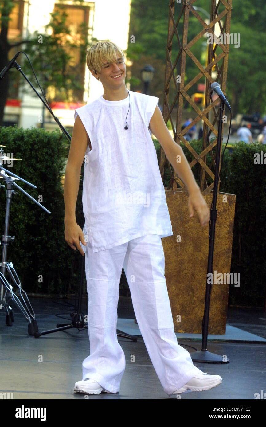 Nick carter 2002 hi-res stock photography and images - Alamy